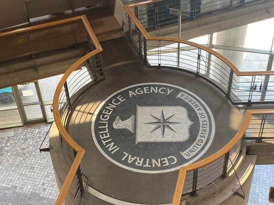 Σοκ και δέος!Ο Αρχηγός της CIA στην Αθήνα,την ώρα που ξεδιπλώνεται ...