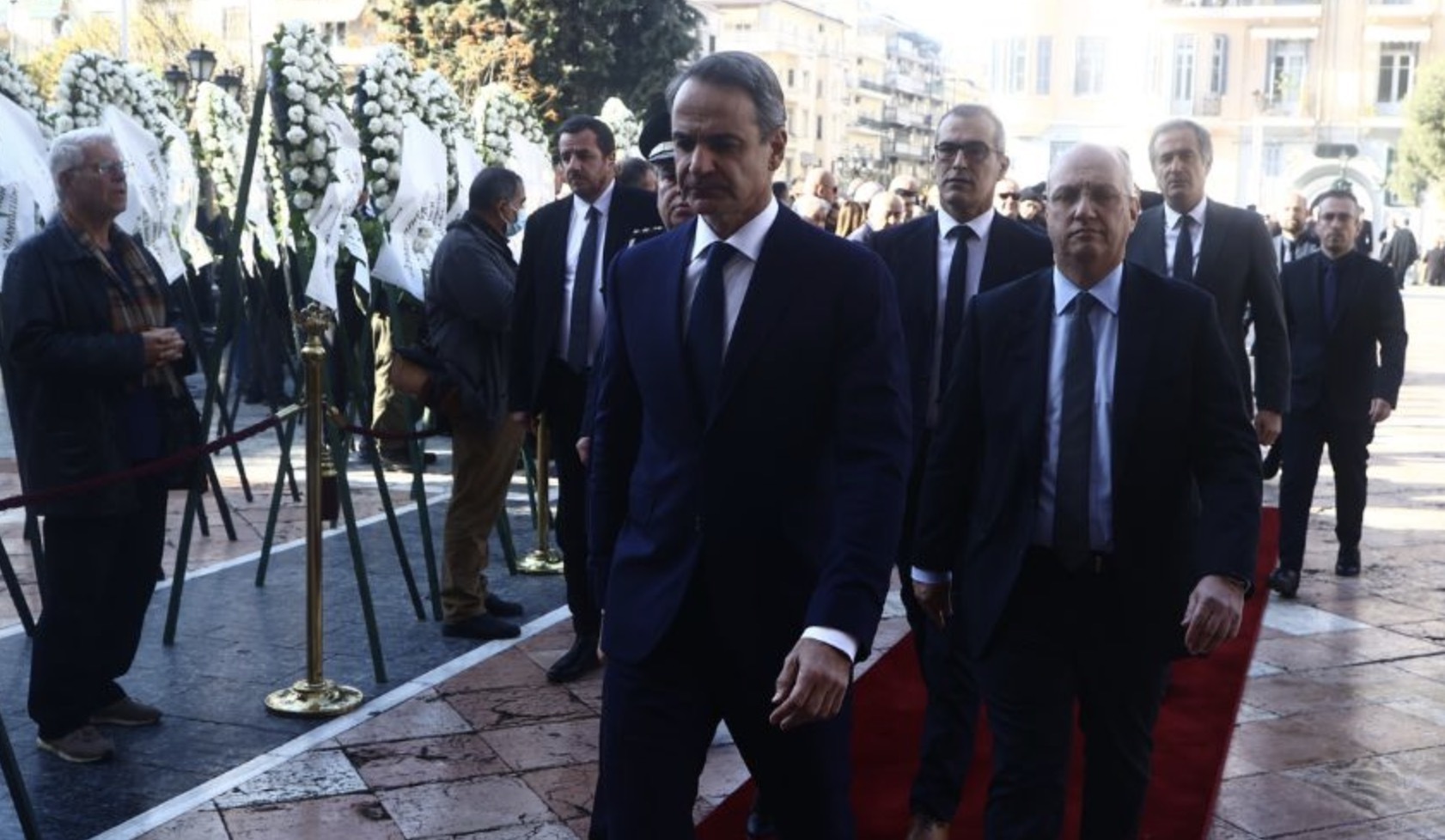 Σοκ!Απο συλλήψεις στην Ελλάδα και τον Φόρεστ "Γκάμπ"ενω πετούν Θρύλος ...